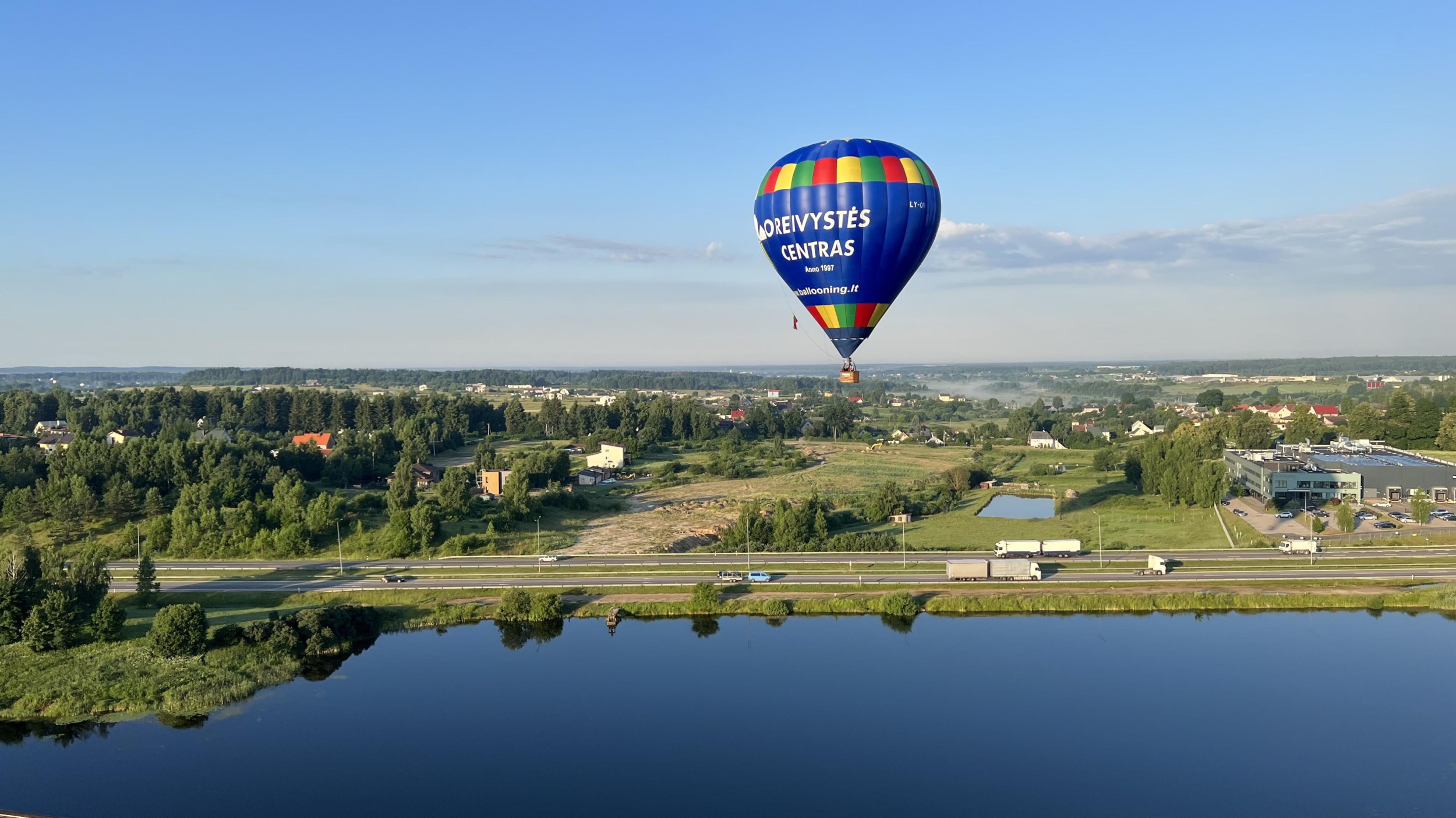 Skrydis oro balionu virš Klaipėdos su „Oreivystės centru – Ballooning.lt“ |Laisvalaikio Dovanos